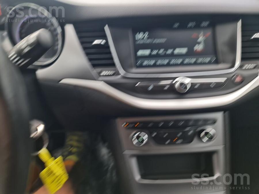 Grey Opel Astra 2020 in Cesis, with an engine capacity of 1.50 L and mileage of 160 thousand km for 7750 €, photo 8 on AUTOMOTO.COM.LV