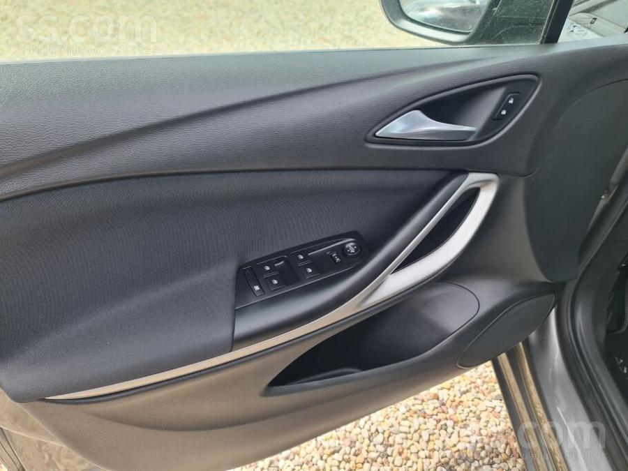 Grey Opel Astra 2020 in Cesis, with an engine capacity of 1.50 L and mileage of 160 thousand km for 7750 €, photo 11 on AUTOMOTO.COM.LV