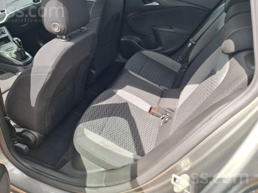 Grey Opel Astra 2020 in Cesis, with an engine capacity of 1.50 L and mileage of 160 thousand km for 7750 €, photo 13 on AUTOMOTO.COM.LV