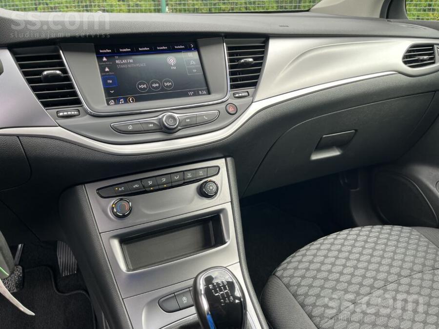 Pelēks Opel Astra 2020 Jelgava, ar dzinēja tilpumu 1.20 L un nobraukumu 64 tūkst. km par 7590 €, foto 17 vietnē AUTOMOTO.COM.LV