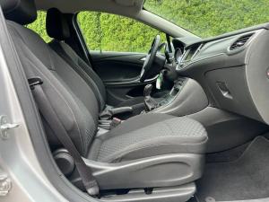 Pelēks Opel Astra 2020 Jelgava, ar dzinēja tilpumu 1.20 L un nobraukumu 64 tūkst. km par 7590 €, foto 16 vietnē AUTOMOTO.COM.LV