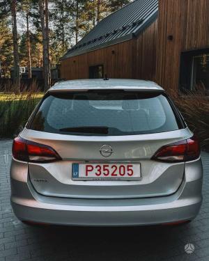 Grey Opel Astra 2020 in Klaipeda, with an engine capacity of 1.50 L and mileage of 88 thousand km for 8999 €, photo 6 on AUTOMOTO.COM.LV
