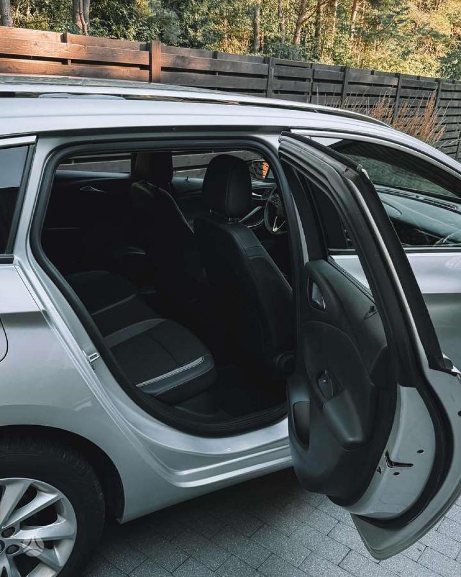 Grey Opel Astra 2020 in Klaipeda, with an engine capacity of 1.50 L and mileage of 88 thousand km for 8999 €, photo 11 on AUTOMOTO.COM.LV
