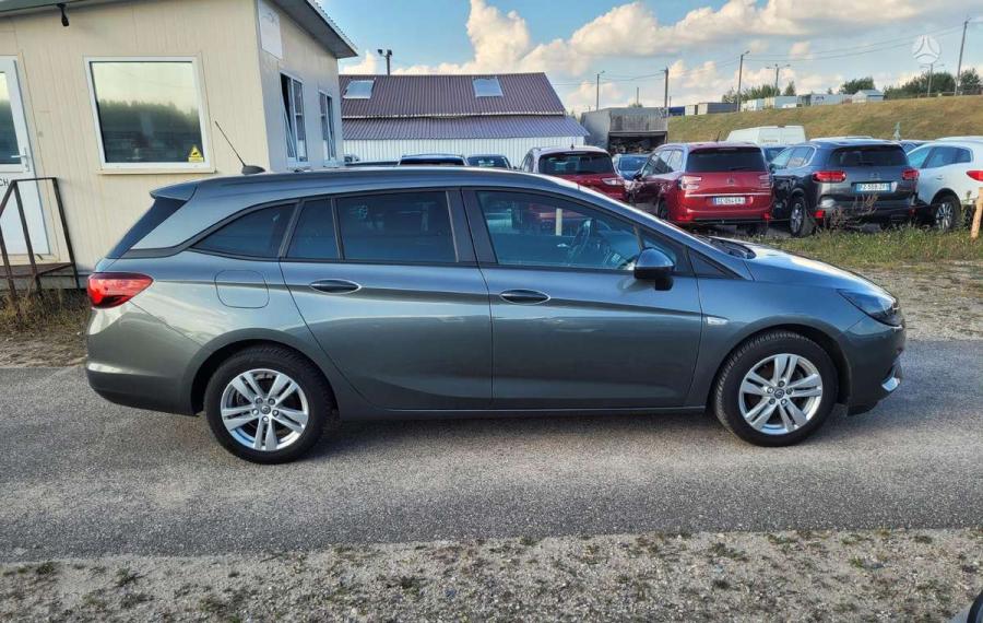 Grey Opel Astra 2021 in Vilnius, with an engine capacity of 1.20 L and mileage of 64 thousand km for 9900 €, photo 6 on AUTOMOTO.COM.LV