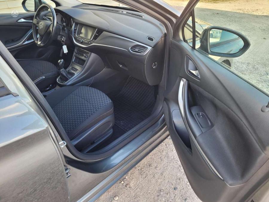Grey Opel Astra 2021 in Vilnius, with an engine capacity of 1.20 L and mileage of 64 thousand km for 9900 €, photo 15 on AUTOMOTO.COM.LV
