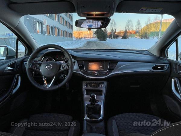 Grey Opel Astra 2021 in Tartu, with an engine capacity of 1.50 L and mileage of 183 thousand km for 8000 €, photo 8 on AUTOMOTO.COM.LV