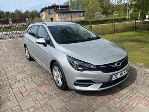 Grey Opel Astra 2021 in Riga, with an engine capacity of 1.50 L and mileage of 155 thousand km for 7650 €, photo 3 on AUTOMOTO.COM.LV