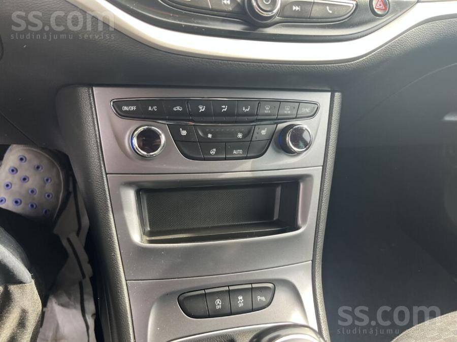 Grey Opel Astra 2021 in Riga, with an engine capacity of 1.50 L and mileage of 155 thousand km for 7650 €, photo 12 on AUTOMOTO.COM.LV