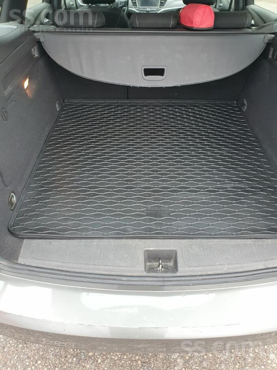 Grey Opel Astra 2021 in Jurmala, with an engine capacity of 1.20 L and mileage of 130 thousand km for 8800 €, photo 6 on AUTOMOTO.COM.LV