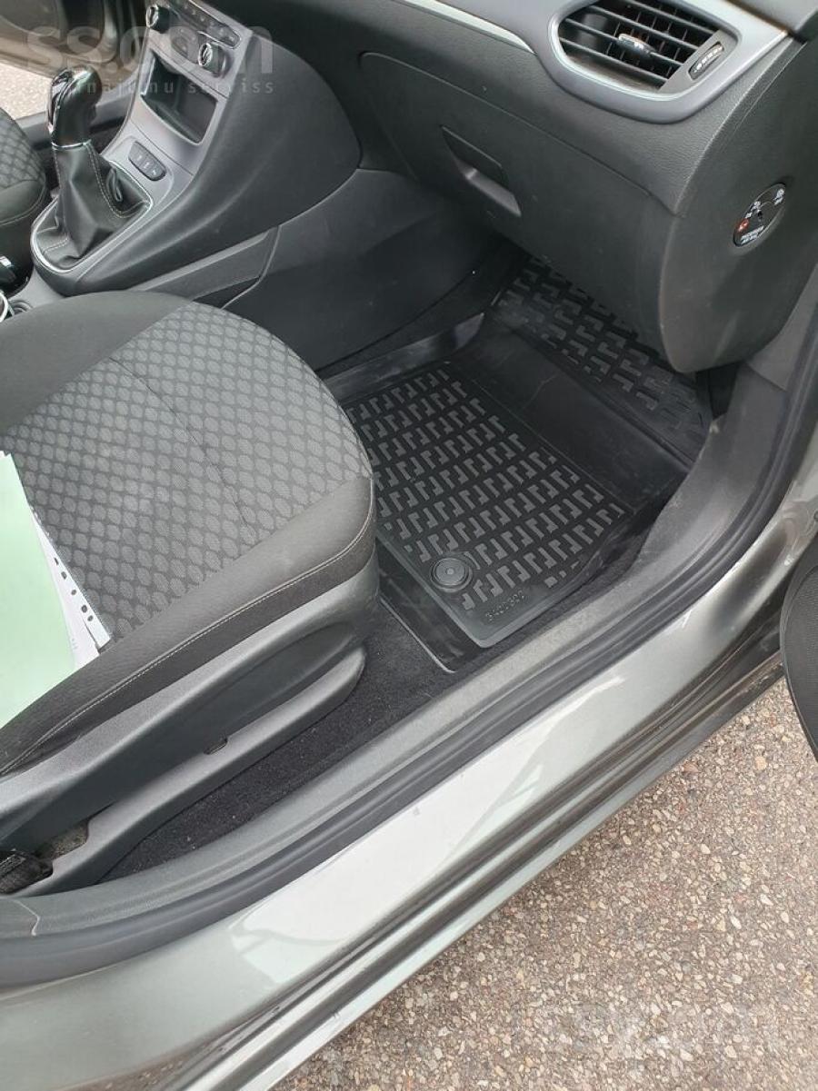 Grey Opel Astra 2021 in Jurmala, with an engine capacity of 1.20 L and mileage of 130 thousand km for 8800 €, photo 8 on AUTOMOTO.COM.LV