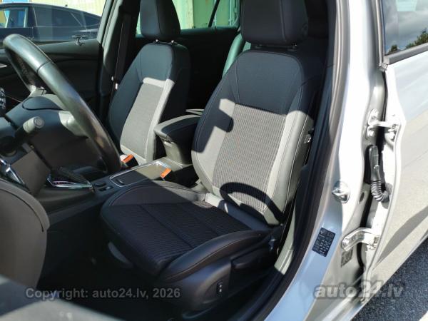 Grey Opel Astra 2021 in Tartu, with an engine capacity of 1.50 L and mileage of 127 thousand km for 9999 €, photo 6 on AUTOMOTO.COM.LV