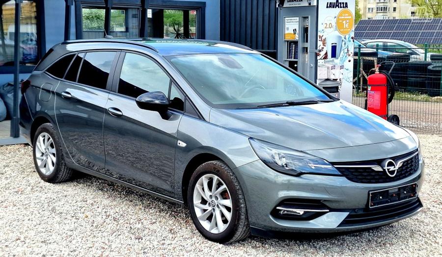 Grey Opel Astra 2022 in Kretinga, with an engine capacity of 1.50 L and mileage of 108 thousand km for 8999 €, photo 3 on AUTOMOTO.COM.LV