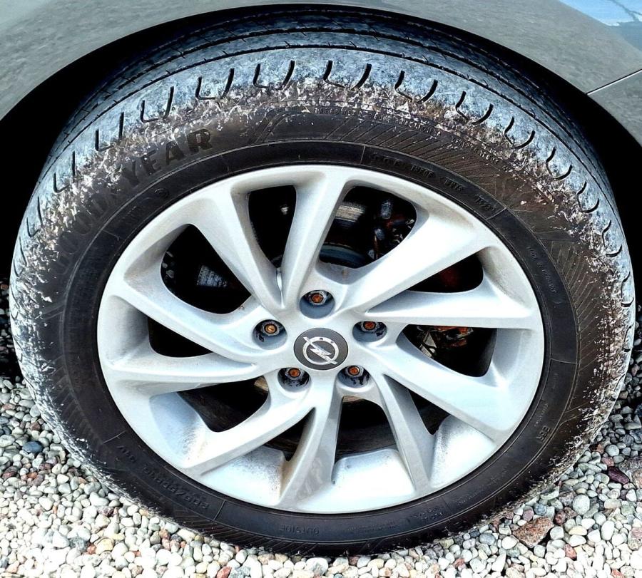 Grey Opel Astra 2022 in Kretinga, with an engine capacity of 1.50 L and mileage of 108 thousand km for 8999 €, photo 19 on AUTOMOTO.COM.LV
