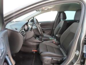 Pelēks Opel Astra 2022 Viļņa, ar dzinēja tilpumu 1.20 L un nobraukumu 213 tūkst. km par 8650 €, foto 32 vietnē AUTOMOTO.COM.LV