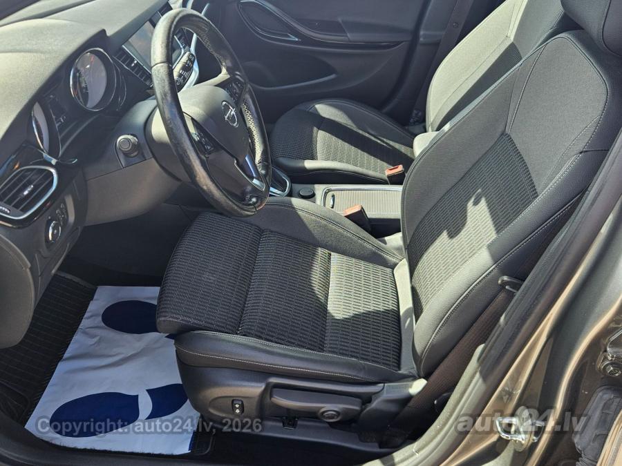 Grey Opel Astra 2022 in Tallinn, with an engine capacity of 1.40 L and mileage of 84 thousand km for 11990 €, photo 9 on AUTOMOTO.COM.LV