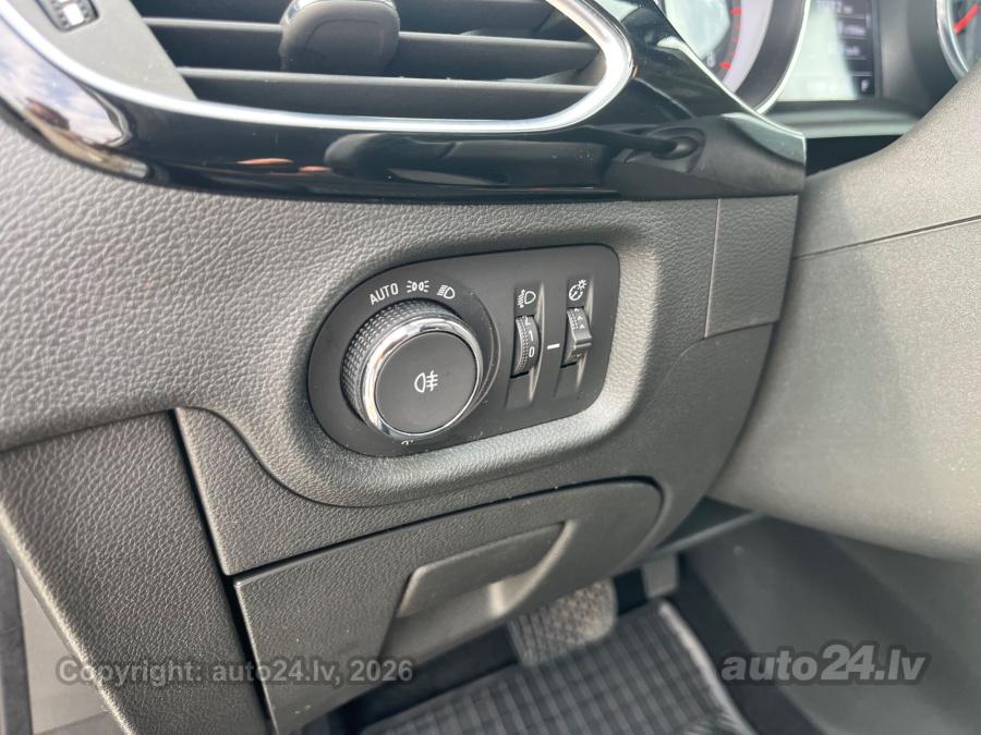 Pelēks Opel Astra 2022 Tallina, ar dzinēja tilpumu 1.30 L un nobraukumu 84 tūkst. km par 12500 €, foto 20 vietnē AUTOMOTO.COM.LV