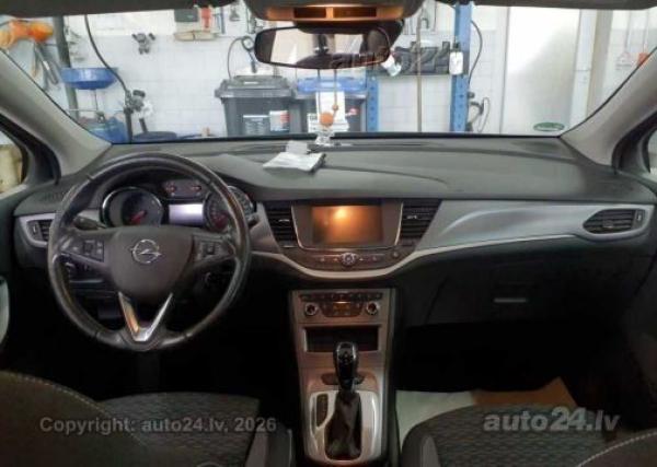 Grey Opel Astra 2022 in Tallinn, with an engine capacity of 1.50 L and mileage of 136 thousand km for 11400 €, photo 8 on AUTOMOTO.COM.LV
