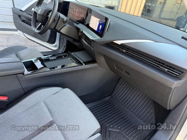 Grey Opel Astra 2023 in Viljandi, with an engine capacity of 1.50 L and mileage of 58 thousand km for 19999 €, photo 9 on AUTOMOTO.COM.LV