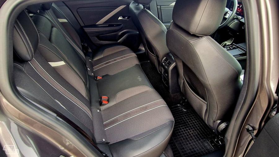 Pelēks Opel Astra 2024 Kretinga, ar dzinēja tilpumu 1.50 L un nobraukumu 81 tūkst. km par 16900 €, foto 36 vietnē AUTOMOTO.COM.LV
