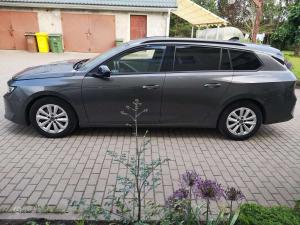 Grey Opel Astra 2024 in Siauliai, with an engine capacity of 1.20 L and mileage of 27 thousand km for 11900 €, photo 4 on AUTOMOTO.COM.LV