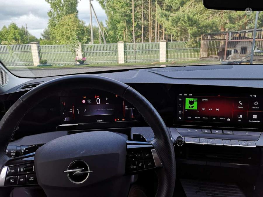Grey Opel Astra 2024 in Siauliai, with an engine capacity of 1.20 L and mileage of 27 thousand km for 11900 €, photo 12 on AUTOMOTO.COM.LV