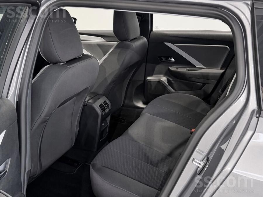 Grey Opel Astra 2024 in Riga, with an engine capacity of 1.60 L and mileage of 0 thousand km for 24200 €, photo 4 on AUTOMOTO.COM.LV