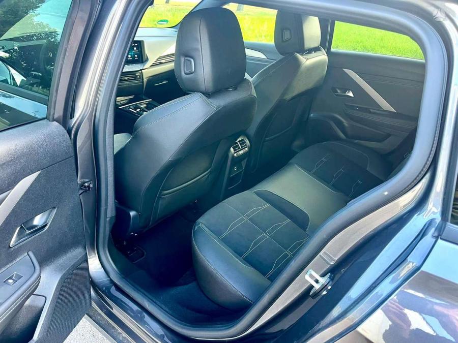 Grey Opel Astra 2025 in Kaunas, with an engine capacity of 1.20 L and mileage of 8 thousand km for 22500 €, photo 15 on AUTOMOTO.COM.LV
