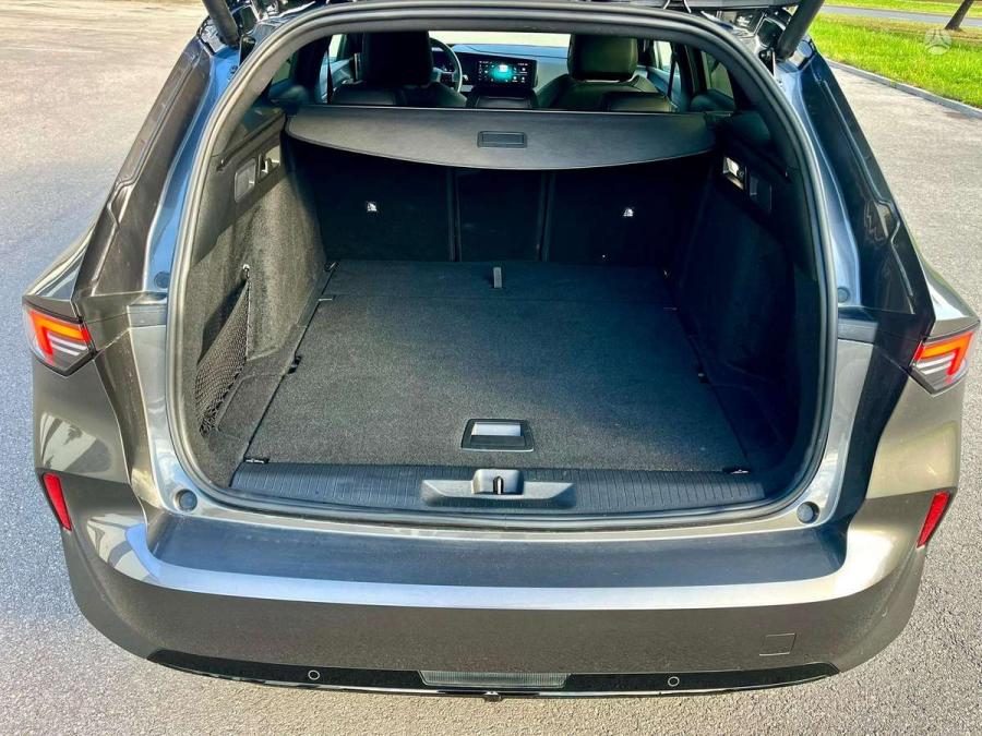 Grey Opel Astra 2025 in Kaunas, with an engine capacity of 1.20 L and mileage of 8 thousand km for 22500 €, photo 16 on AUTOMOTO.COM.LV