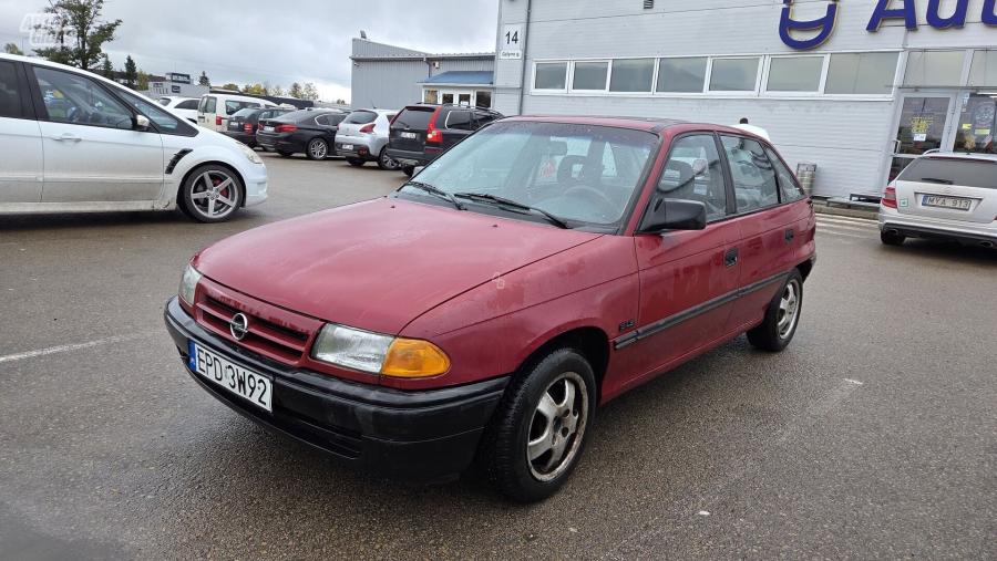 Opel Astra 1993 Marijampole, ar dzinēja tilpumu 1.60 L un nobraukumu 191 tūkst. km par 700 €, foto 1 vietnē AUTOMOTO.COM.LV