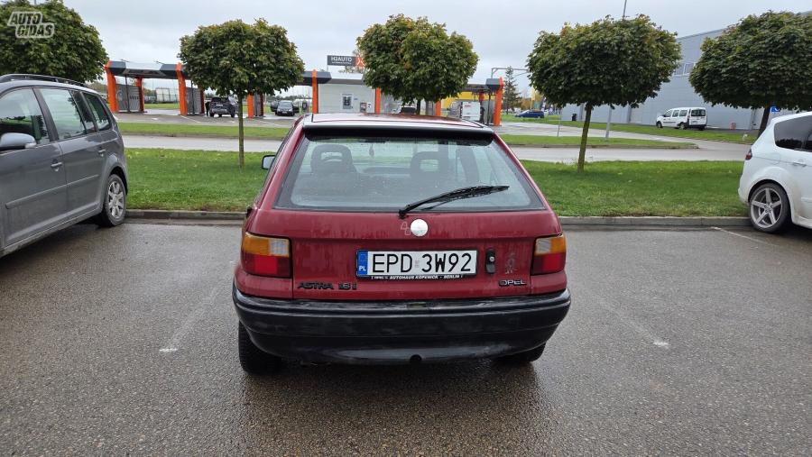 Opel Astra 1993 Marijampole, ar dzinēja tilpumu 1.60 L un nobraukumu 191 tūkst. km par 700 €, foto 14 vietnē AUTOMOTO.COM.LV