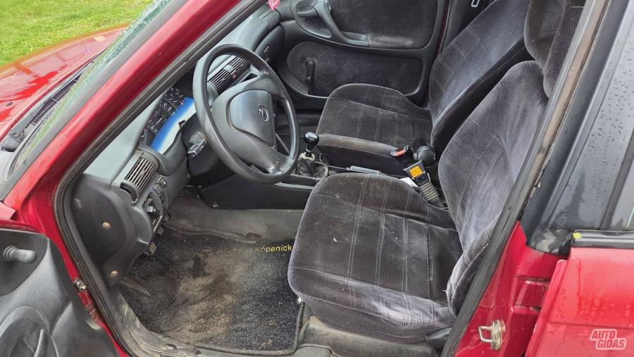Opel Astra 1993 Marijampole, ar dzinēja tilpumu 1.60 L un nobraukumu 191 tūkst. km par 700 €, foto 19 vietnē AUTOMOTO.COM.LV