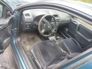 Opel Astra 2001 in Prienai, with an engine capacity of 2.00 L and mileage of 320 thousand km for 400 €, photo 9 on AUTOMOTO.COM.LV