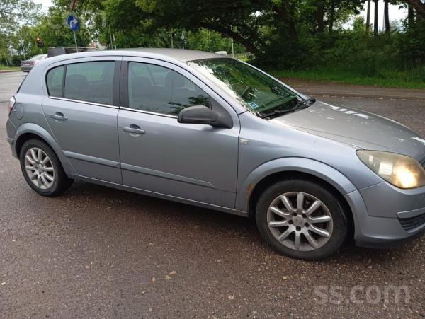 Opel Astra 2004 in Riga, with an engine capacity of 1.70 L and mileage of 283 thousand km for 550 €, photo 4 on AUTOMOTO.COM.LV