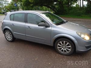 Opel Astra 2004 in Riga, with an engine capacity of 1.70 L and mileage of 283 thousand km for 550 €, photo 4 on AUTOMOTO.COM.LV