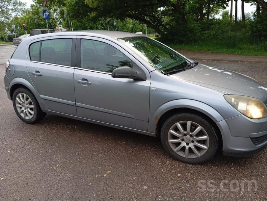 Opel Astra 2004 in Riga, with an engine capacity of 1.70 L and mileage of 283 thousand km for 550 €, photo 4 on AUTOMOTO.COM.LV