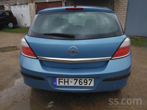 Opel Astra 2004 in Riga, with an engine capacity of 1.60 L and mileage of 163 thousand km for 1700 €, photo 4 on AUTOMOTO.COM.LV