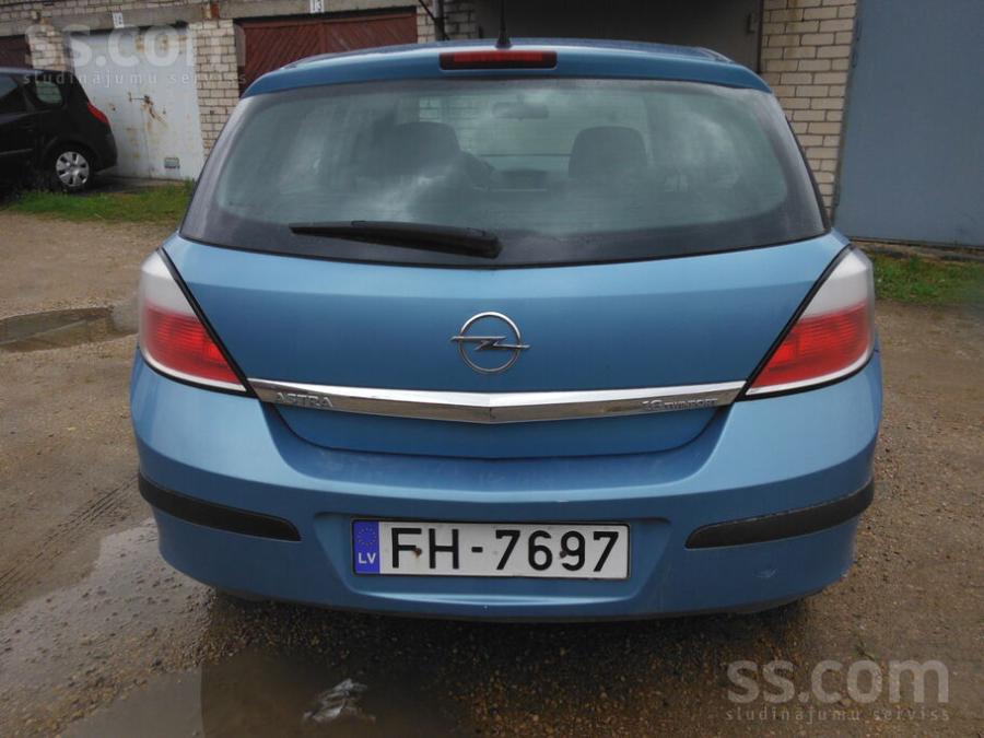 Opel Astra 2004 in Riga, with an engine capacity of 1.60 L and mileage of 163 thousand km for 1700 €, photo 4 on AUTOMOTO.COM.LV