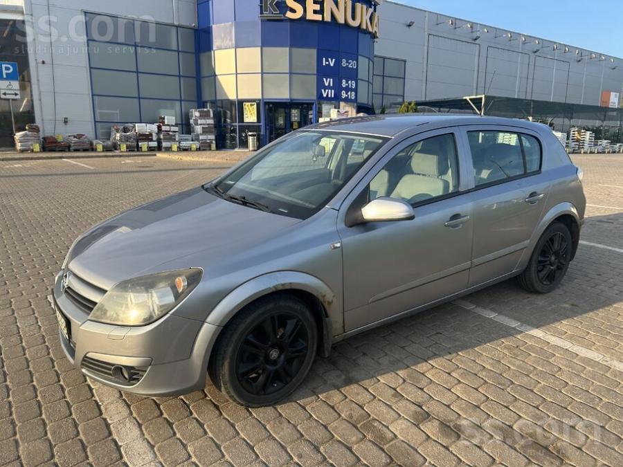 Opel Astra 2004 Rēzekne, ar dzinēja tilpumu 1.60 L un nobraukumu 242 tūkst. km par 1100 €, foto 4 vietnē AUTOMOTO.COM.LV