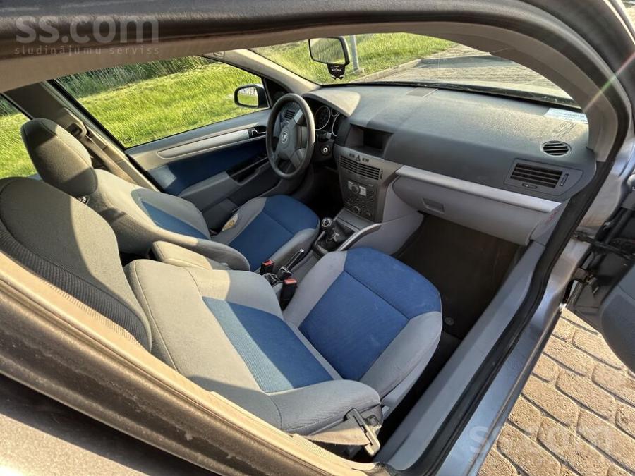 Opel Astra 2004 Rēzekne, ar dzinēja tilpumu 1.60 L un nobraukumu 242 tūkst. km par 1100 €, foto 7 vietnē AUTOMOTO.COM.LV