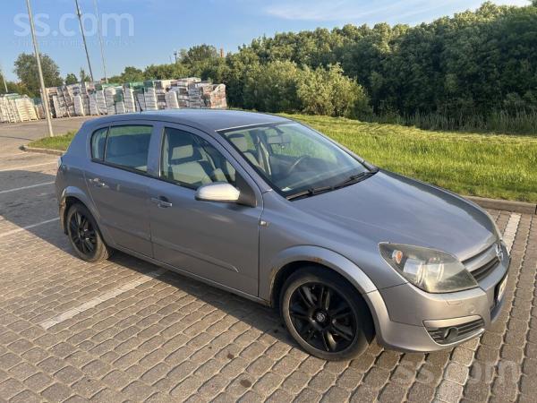 Opel Astra 2004 Rēzekne, ar dzinēja tilpumu 1.60 L un nobraukumu 242 tūkst. km par 950 €, foto 3 vietnē AUTOMOTO.COM.LV