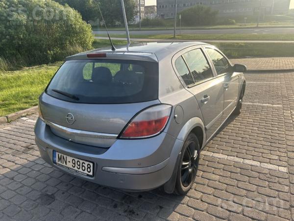 Opel Astra 2004 Rēzekne, ar dzinēja tilpumu 1.60 L un nobraukumu 242 tūkst. km par 950 €, foto 5 vietnē AUTOMOTO.COM.LV
