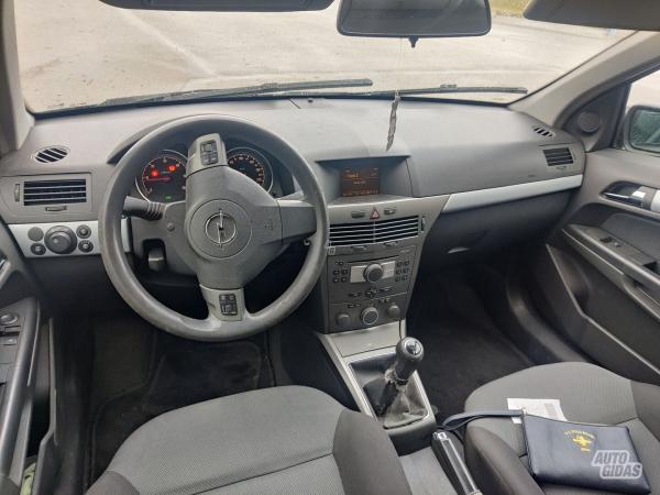 Opel Astra 2004 Šauļi, ar dzinēja tilpumu 1.70 L un nobraukumu 260 tūkst. km par 850 €, foto 5 vietnē AUTOMOTO.COM.LV