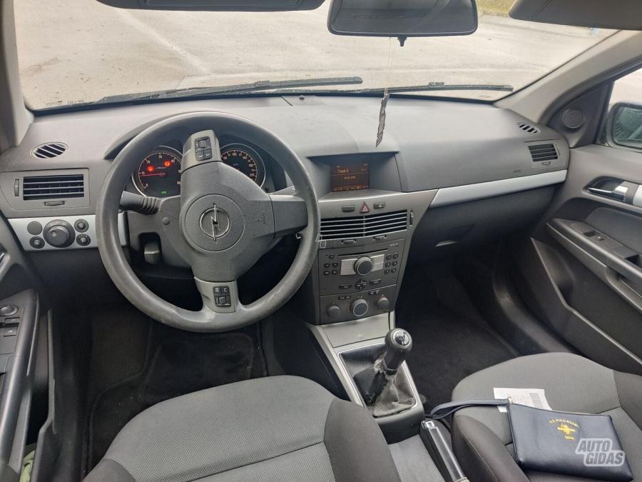 Opel Astra 2004 Šauļi, ar dzinēja tilpumu 1.70 L un nobraukumu 260 tūkst. km par 850 €, foto 6 vietnē AUTOMOTO.COM.LV