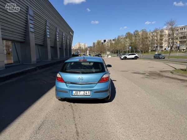Opel Astra 2004 in Vilnius, with an engine capacity of 1.80 L and mileage of 209 thousand km for 1200 €, photo 3 on AUTOMOTO.COM.LV