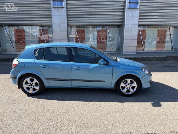Opel Astra 2004 Viļņa, ar dzinēja tilpumu 1.80 L un nobraukumu 209 tūkst. km par 1200 €, foto 2 vietnē AUTOMOTO.COM.LV