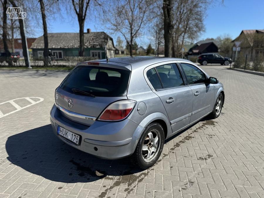 Opel Astra 2004 in Ukmerge, with an engine capacity of 1.70 L and mileage of 309 thousand km for 450 €, photo 6 on AUTOMOTO.COM.LV