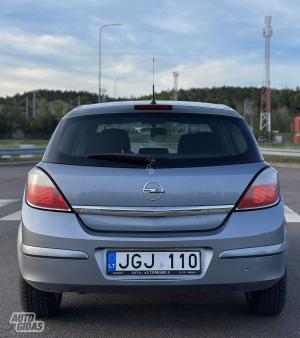 Opel Astra 2004 in Vilnius, with an engine capacity of 1.60 L and mileage of 145 thousand km for 1300 €, photo 5 on AUTOMOTO.COM.LV