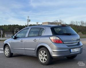 Opel Astra 2004 in Vilnius, with an engine capacity of 1.60 L and mileage of 145 thousand km for 1300 €, photo 6 on AUTOMOTO.COM.LV