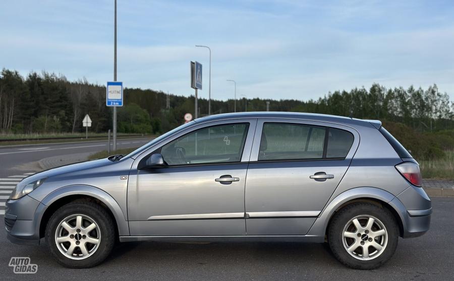 Opel Astra 2004 in Vilnius, with an engine capacity of 1.60 L and mileage of 145 thousand km for 1300 €, photo 7 on AUTOMOTO.COM.LV