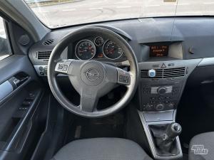 Opel Astra 2004 in Vilnius, with an engine capacity of 1.60 L and mileage of 145 thousand km for 1300 €, photo 13 on AUTOMOTO.COM.LV